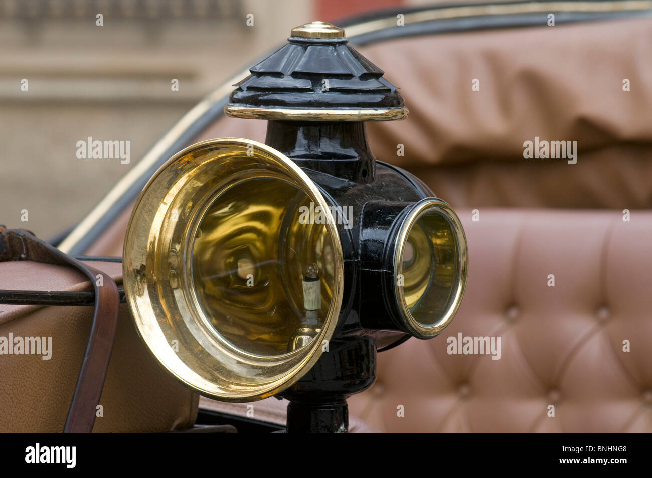 Carriage lamp hi-res stock photography and images - Alamy