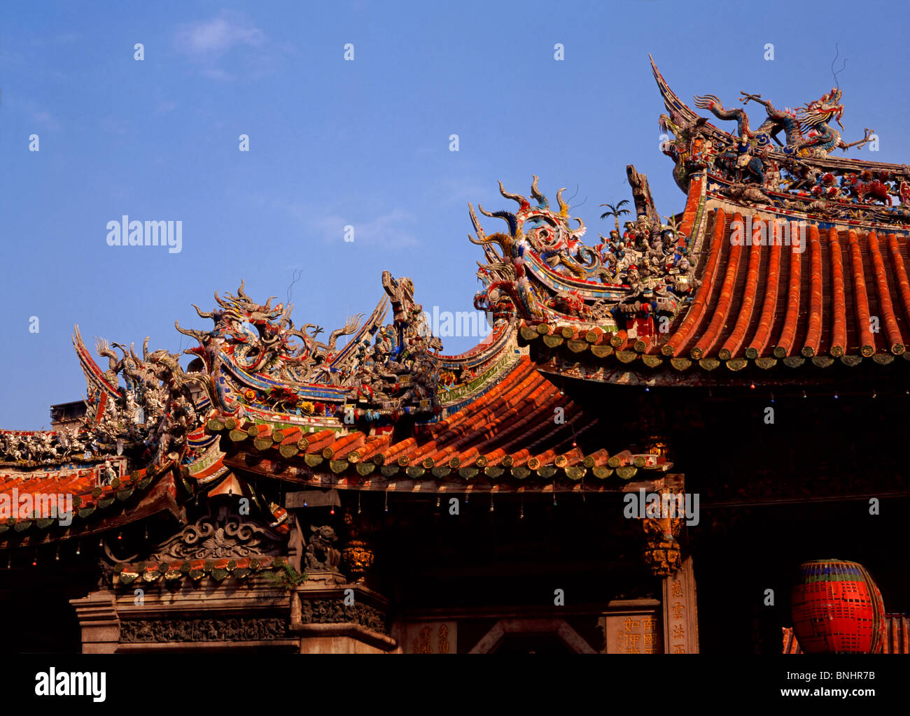 Layered temple roof hi-res stock photography and images - Alamy