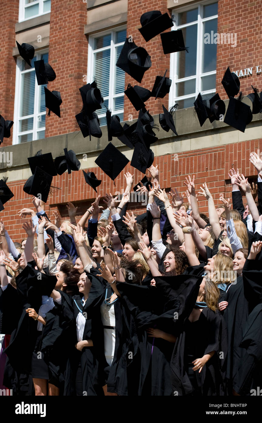 Birmingham university graduation hi-res stock photography and images ...