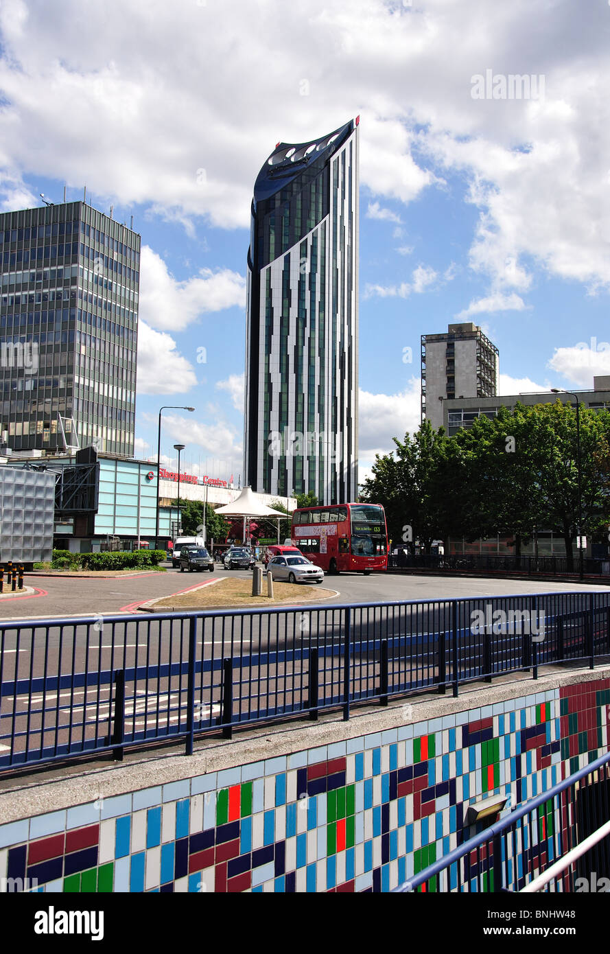 Northern Roundabout and Strata Tower, Elephant and Castle, The London ...