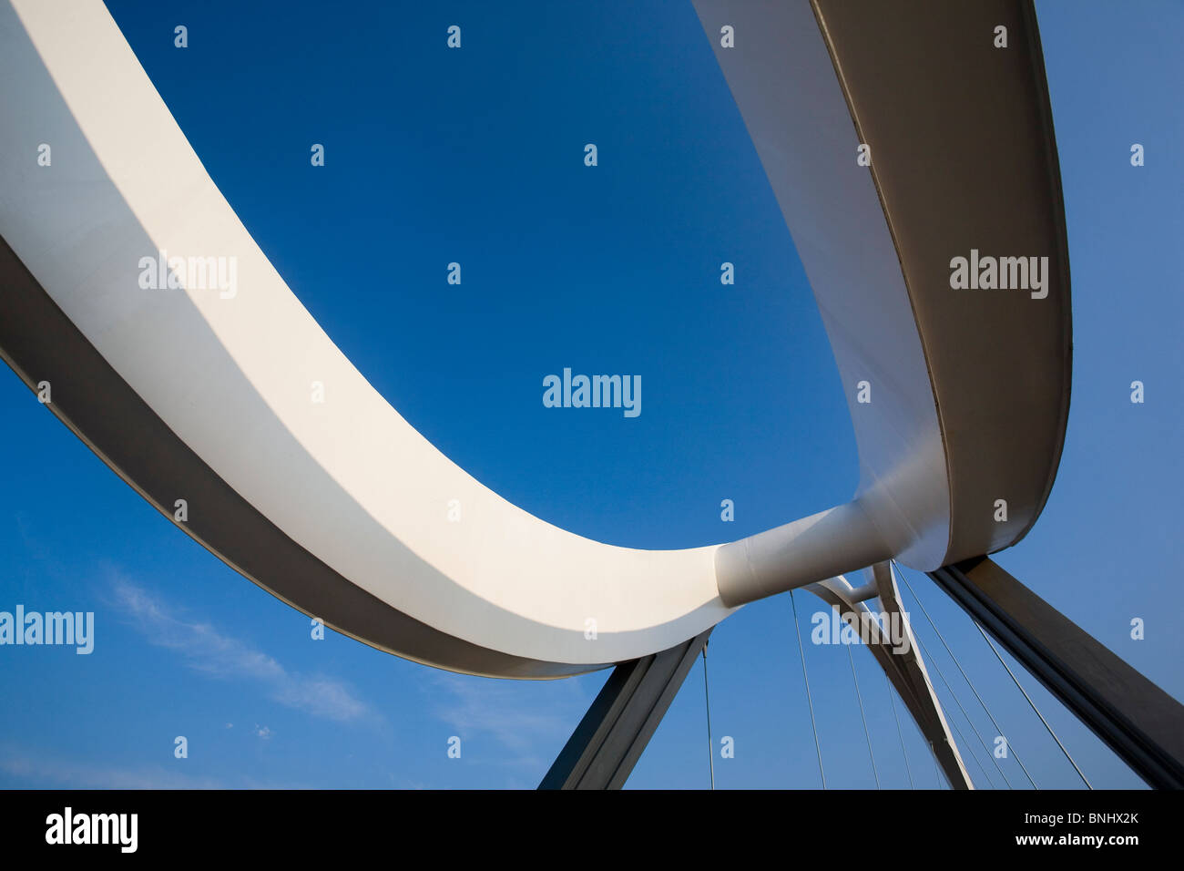 Infinity bridge england hi-res stock photography and images - Alamy