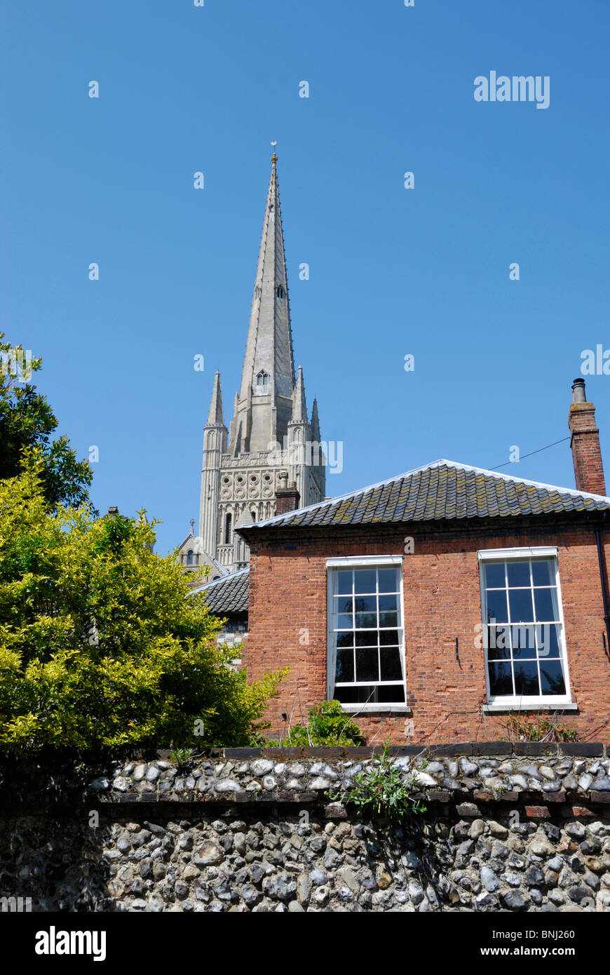 Cathedral close hi-res stock photography and images - Alamy