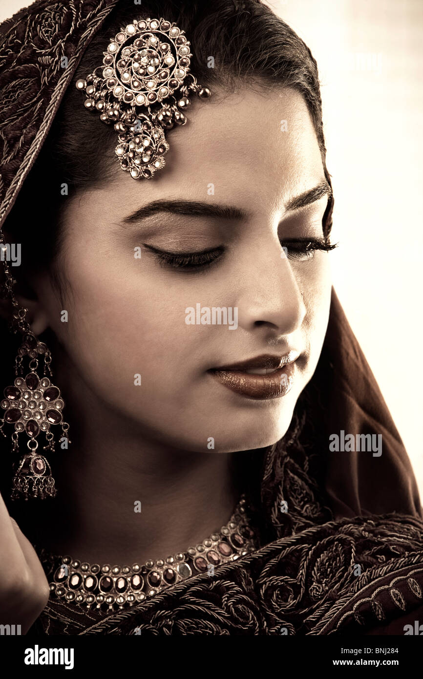 Portrait of a Muslim woman Stock Photo - Alamy