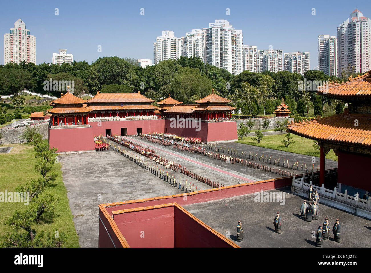 China guandong shenzhen city town hi-res stock photography and images ...