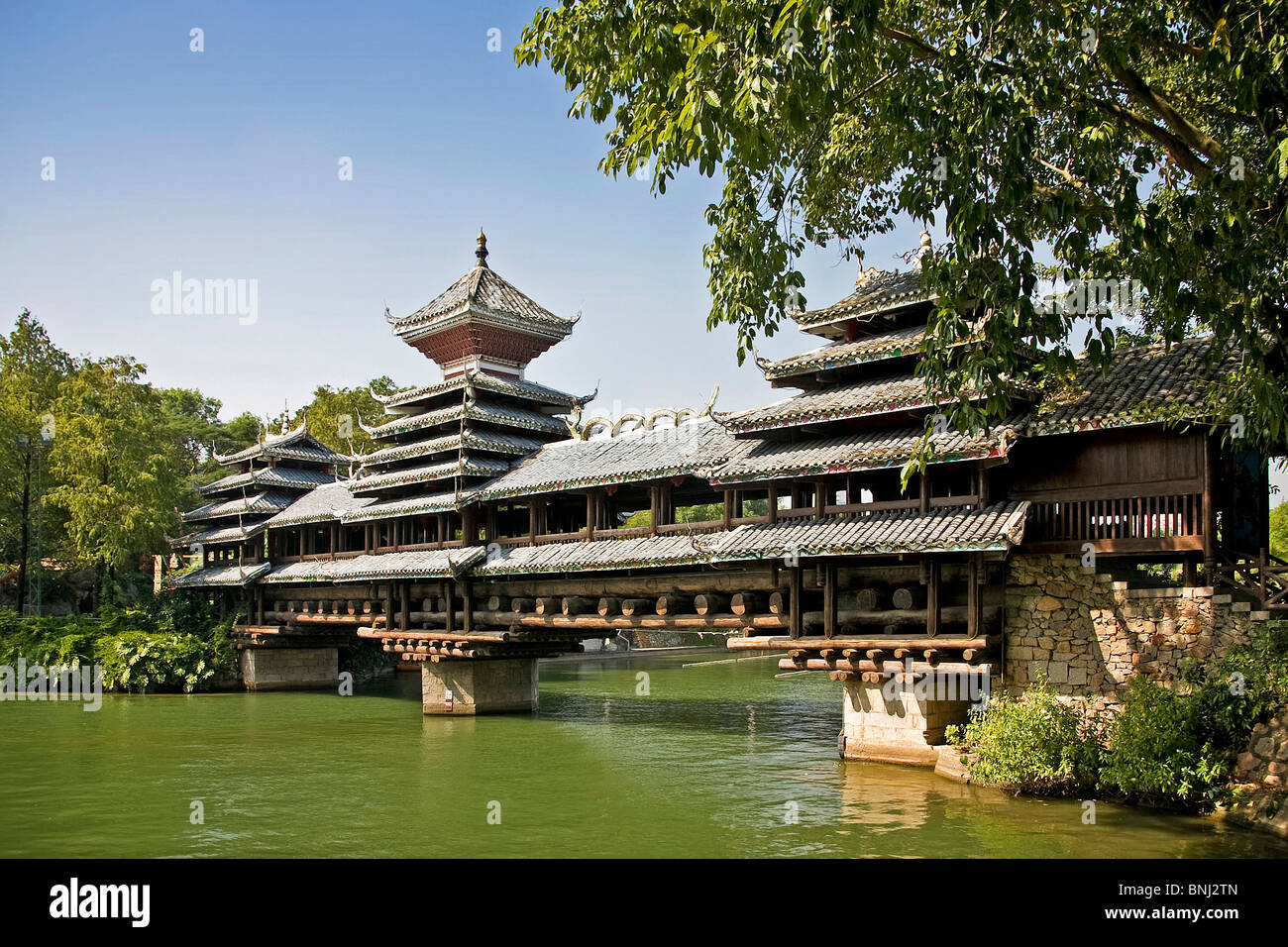 China guandong shenzhen city town hi-res stock photography and images ...