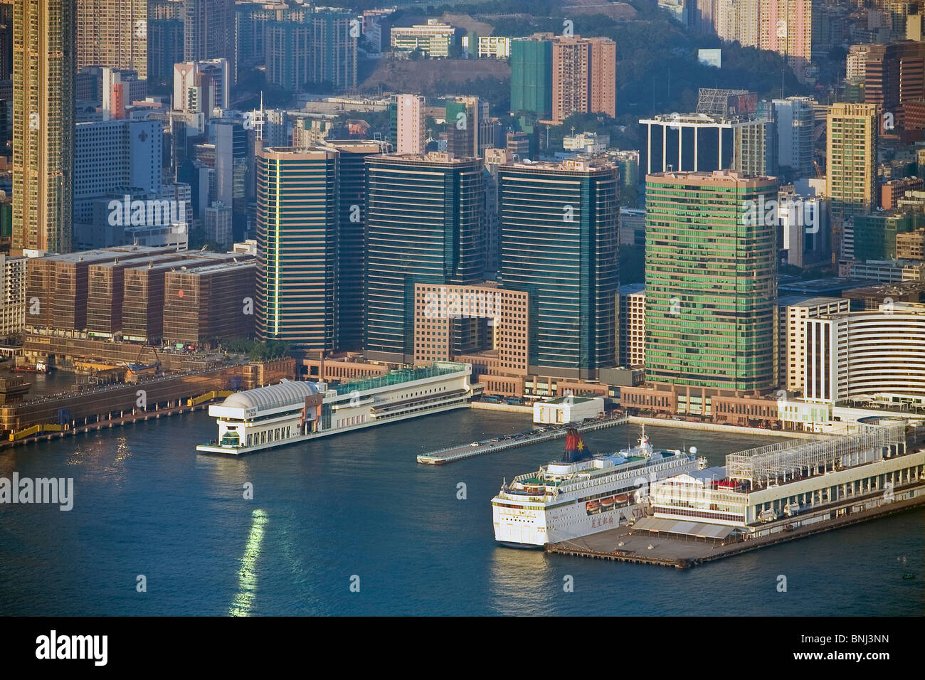 Hongkong ferries hi-res stock photography and images - Alamy