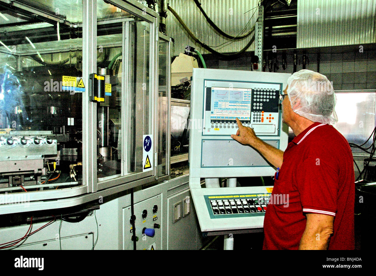Pharmaceutical Manufacturing Process Stock Photos & Pharmaceutical ...