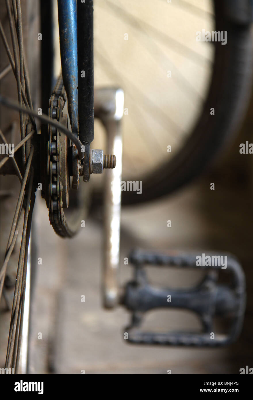 Old cycle hi-res stock photography and images - Alamy