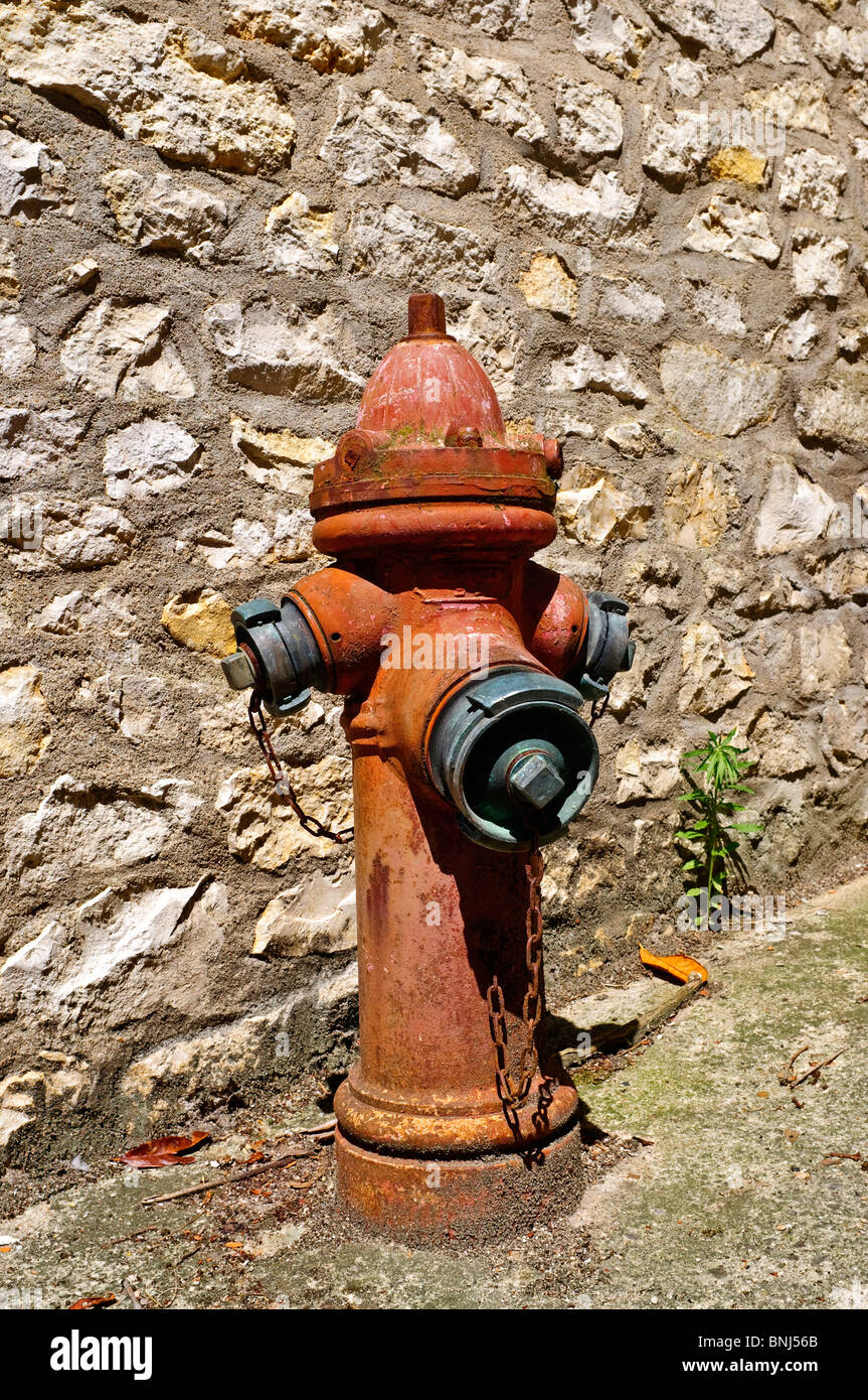Old fire hydrant cast iron hi-res stock photography and images - Alamy