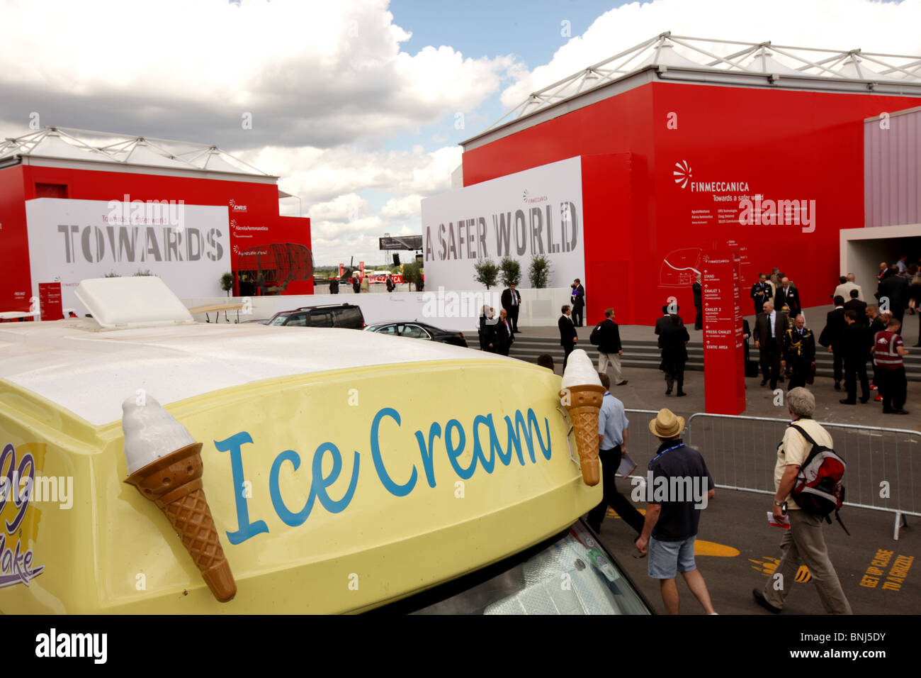 Ice Cream Van Stock Photo - Alamy