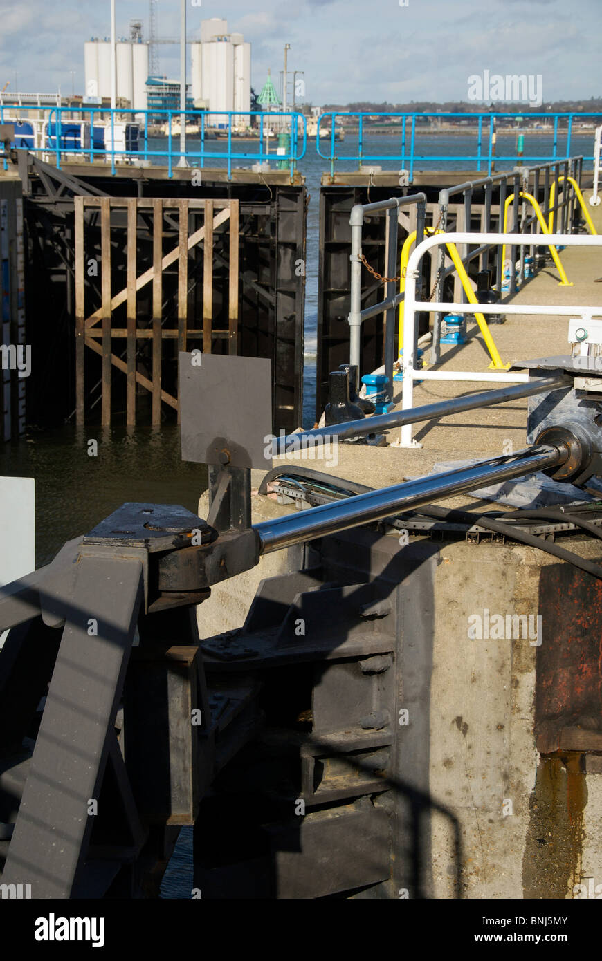 Sealock hi-res stock photography and images - Alamy