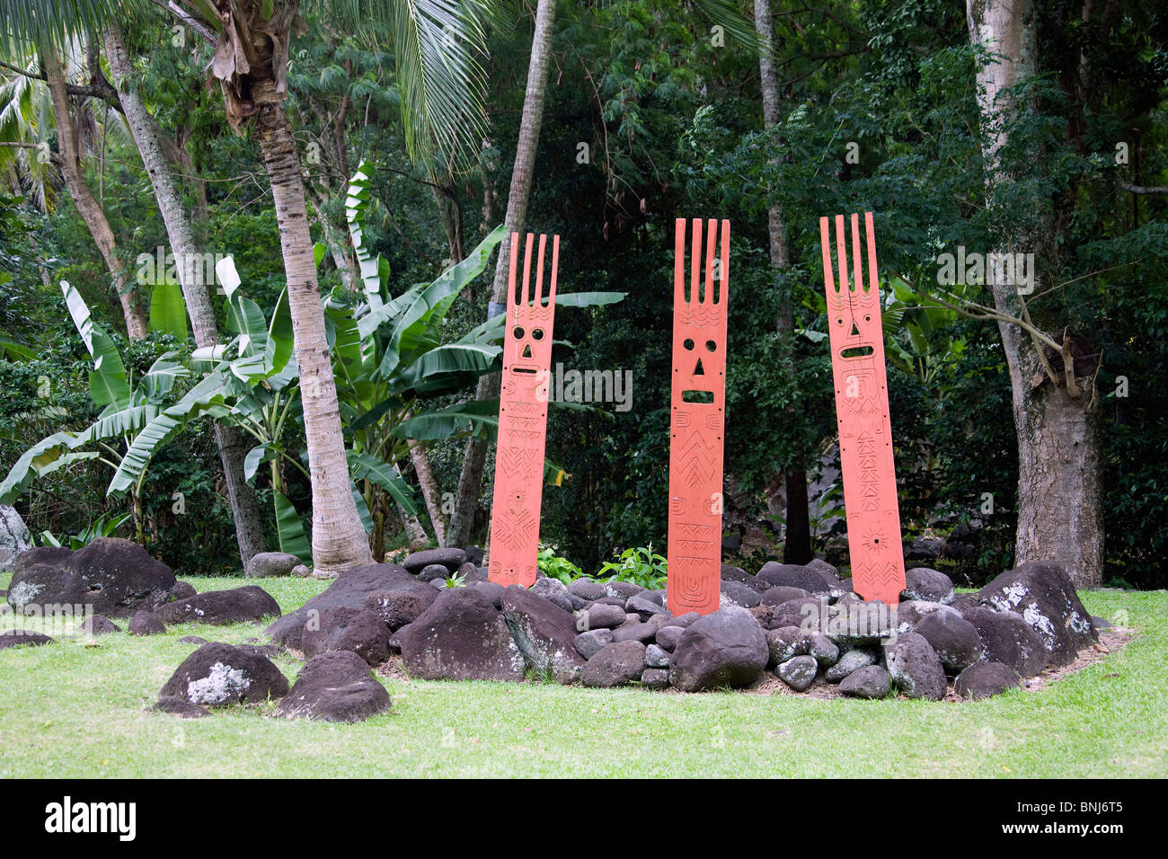Tahiti Tahiti Nui Island Marae Arahurahu red art skill face sculptures ...