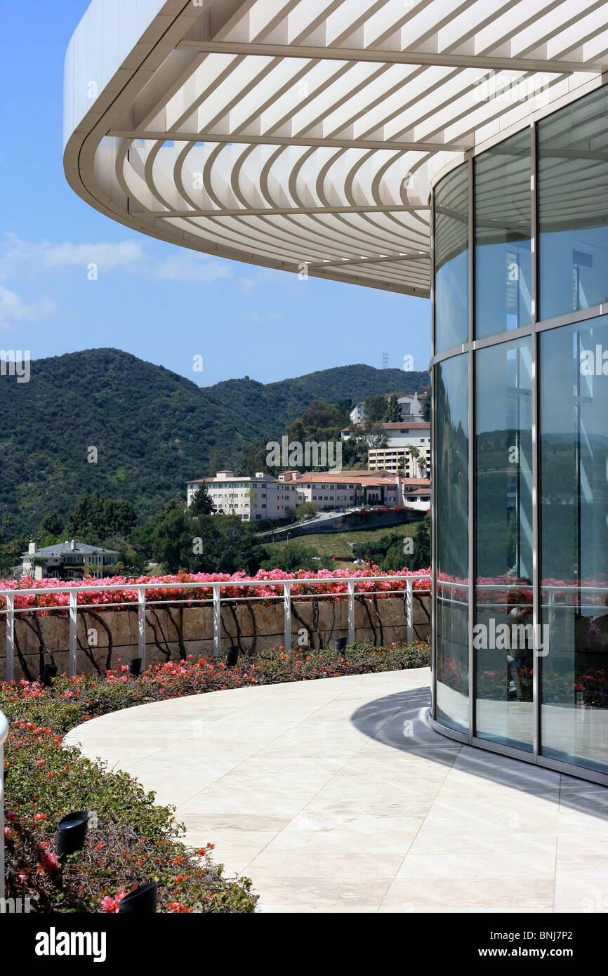 Glass restaurant in Los Angeles Stock Photo - Alamy