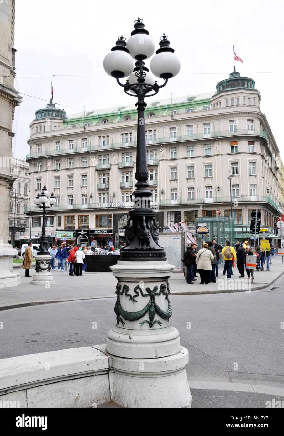 Lamppost street light hi-res stock photography and images - Alamy