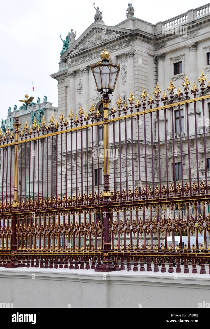 Iron fence historical hi-res stock photography and images - Alamy