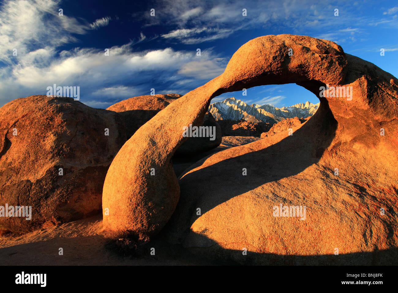 Mobius Arch Lone Pine Peak Mount Whitney Lower Natural arch Eroded ...