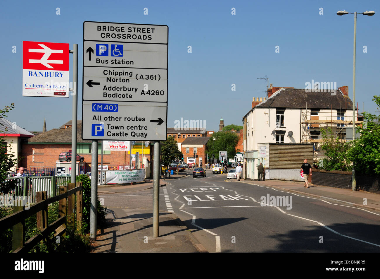 Bridge Street Crossing signpost, Banbury, Oxfordshire Stock Photo - Alamy