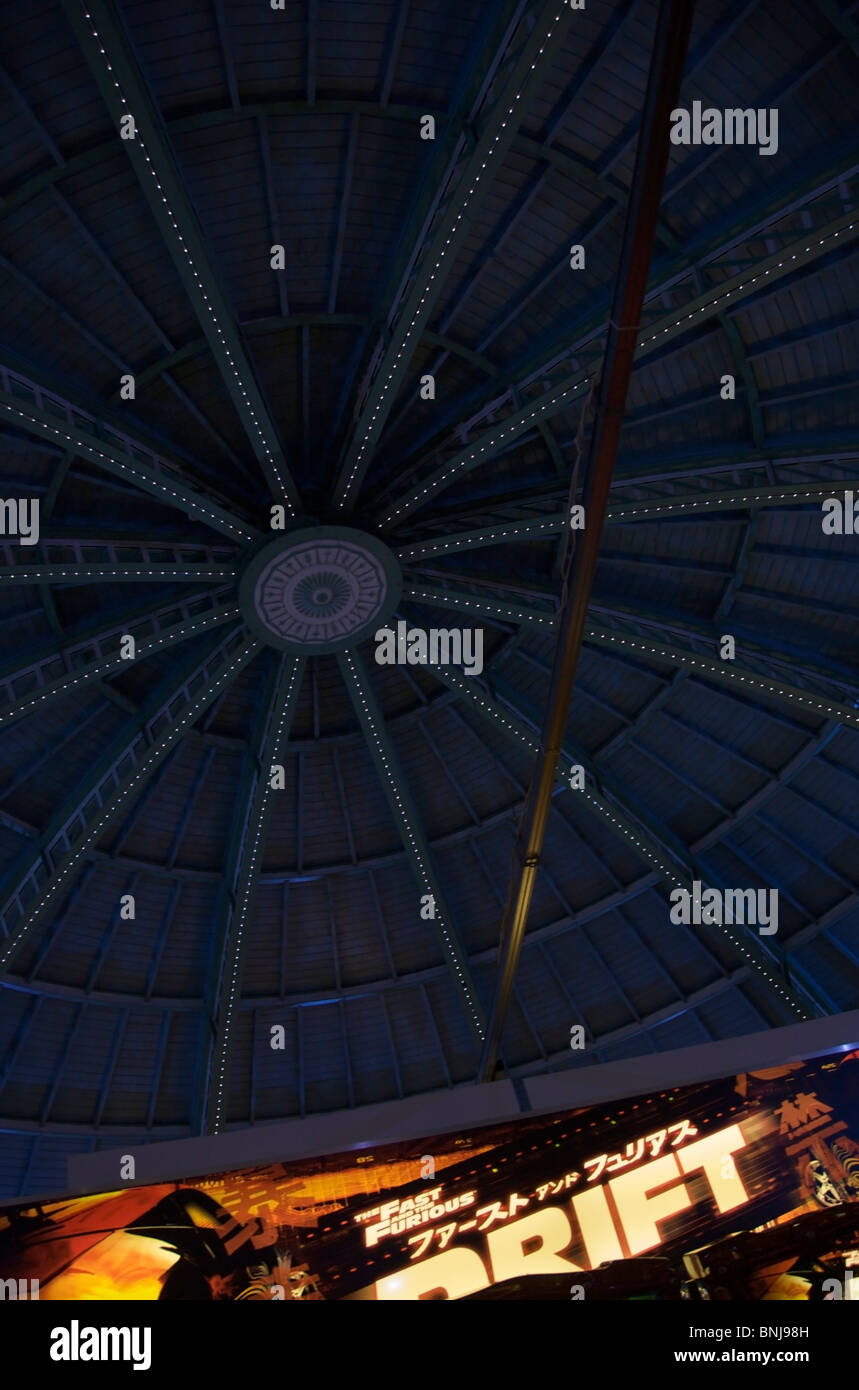 Round Building Domed Roof High Resolution Stock Photography and Images ...
