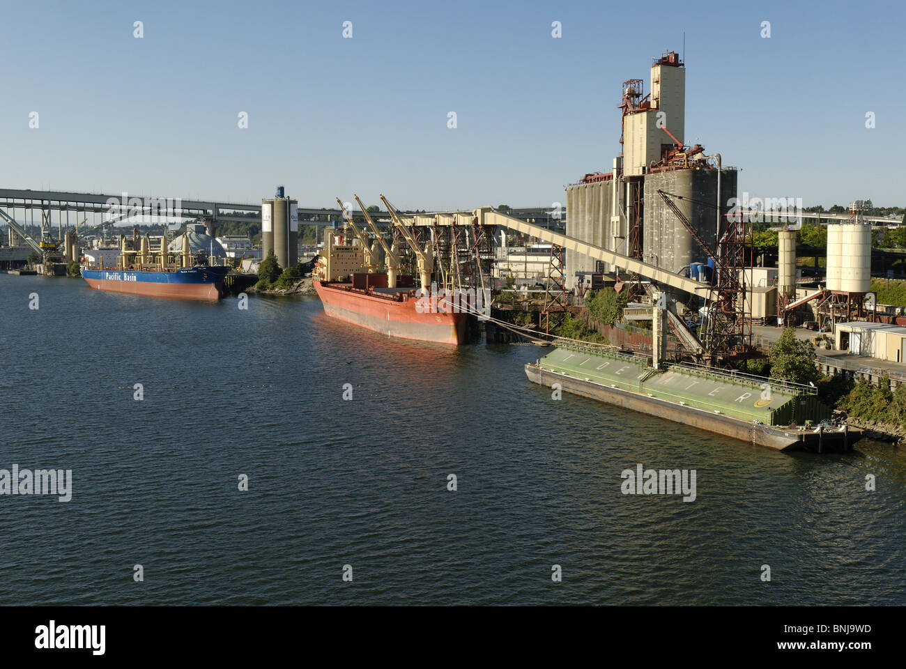 Freighter vessel harbour port Portland Willamette River Oregon USA ...