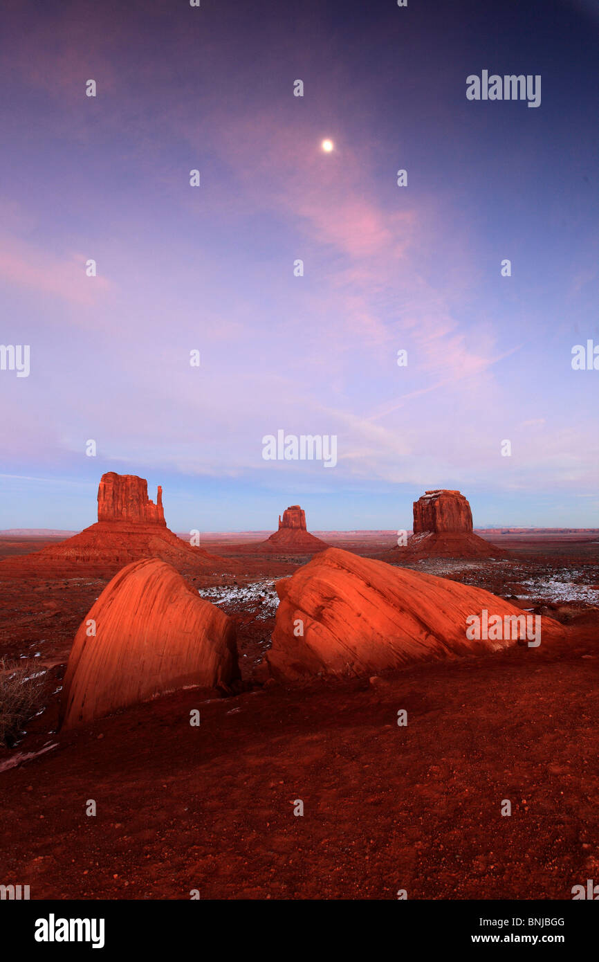 Monument Valley Winter Rock Monolith Mitten Buttes Merrick's Butte ...