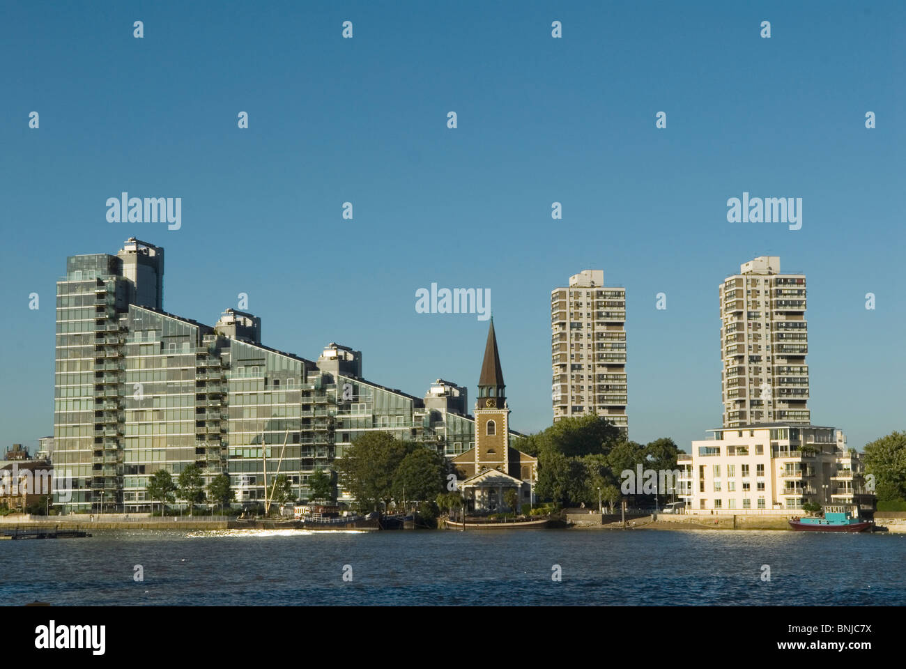 Montevetro Tower, (L) River Thames and St Marys Church Battersea ...