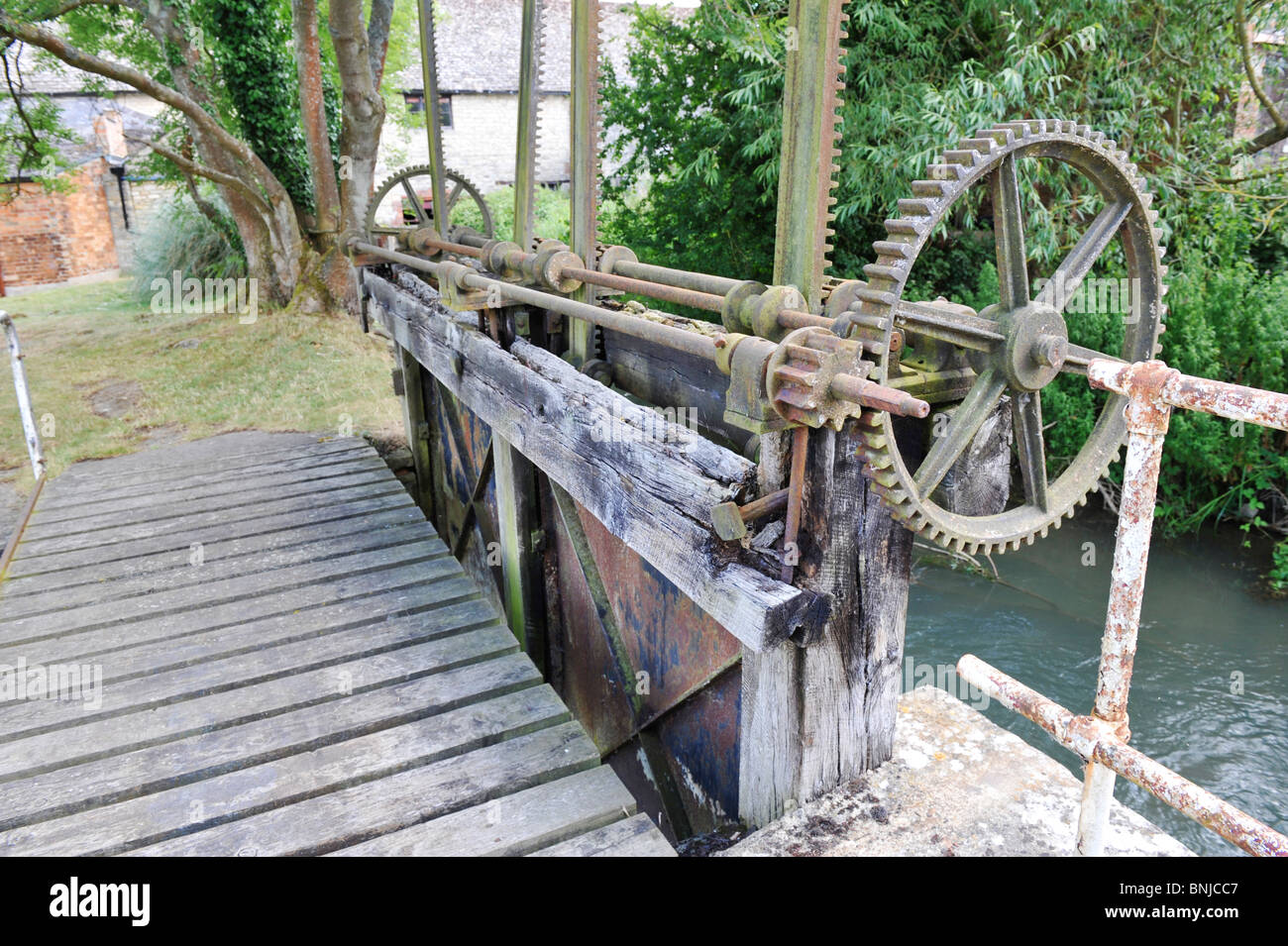 Weir control hi-res stock photography and images - Alamy