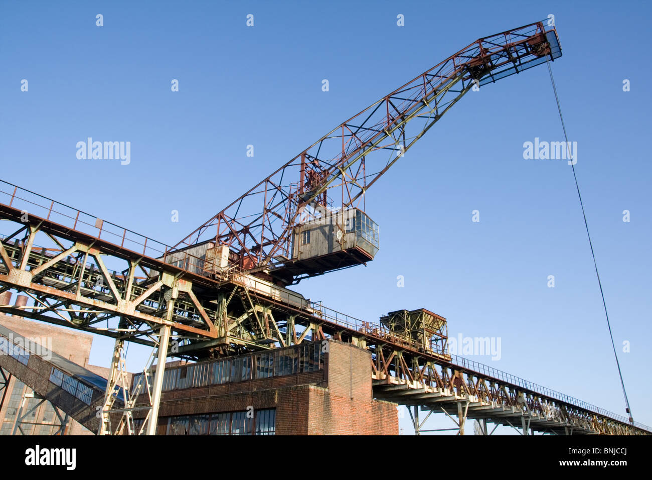 Old crane hi-res stock photography and images - Alamy