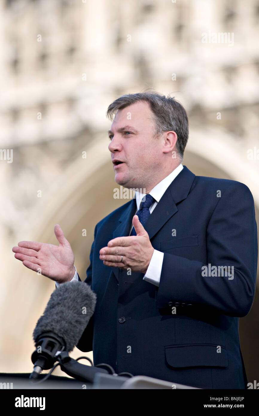 Ed balls hi-res stock photography and images - Alamy