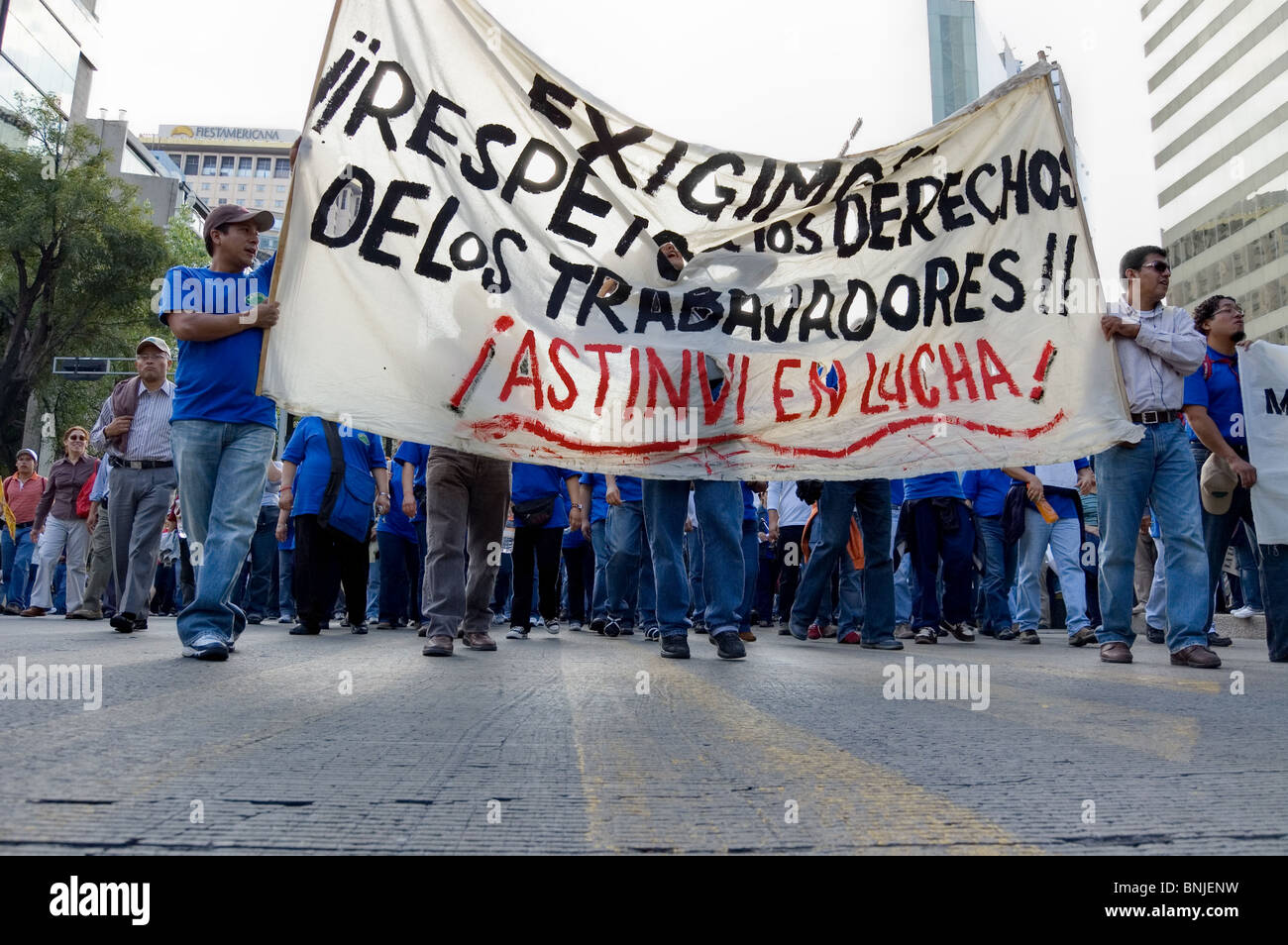 People street protesting mexico city hi-res stock photography and ...