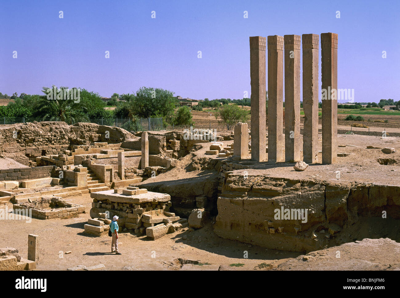Yemen February 2005 Ma´rib city Bar'an temple ancient ruin ruins ...