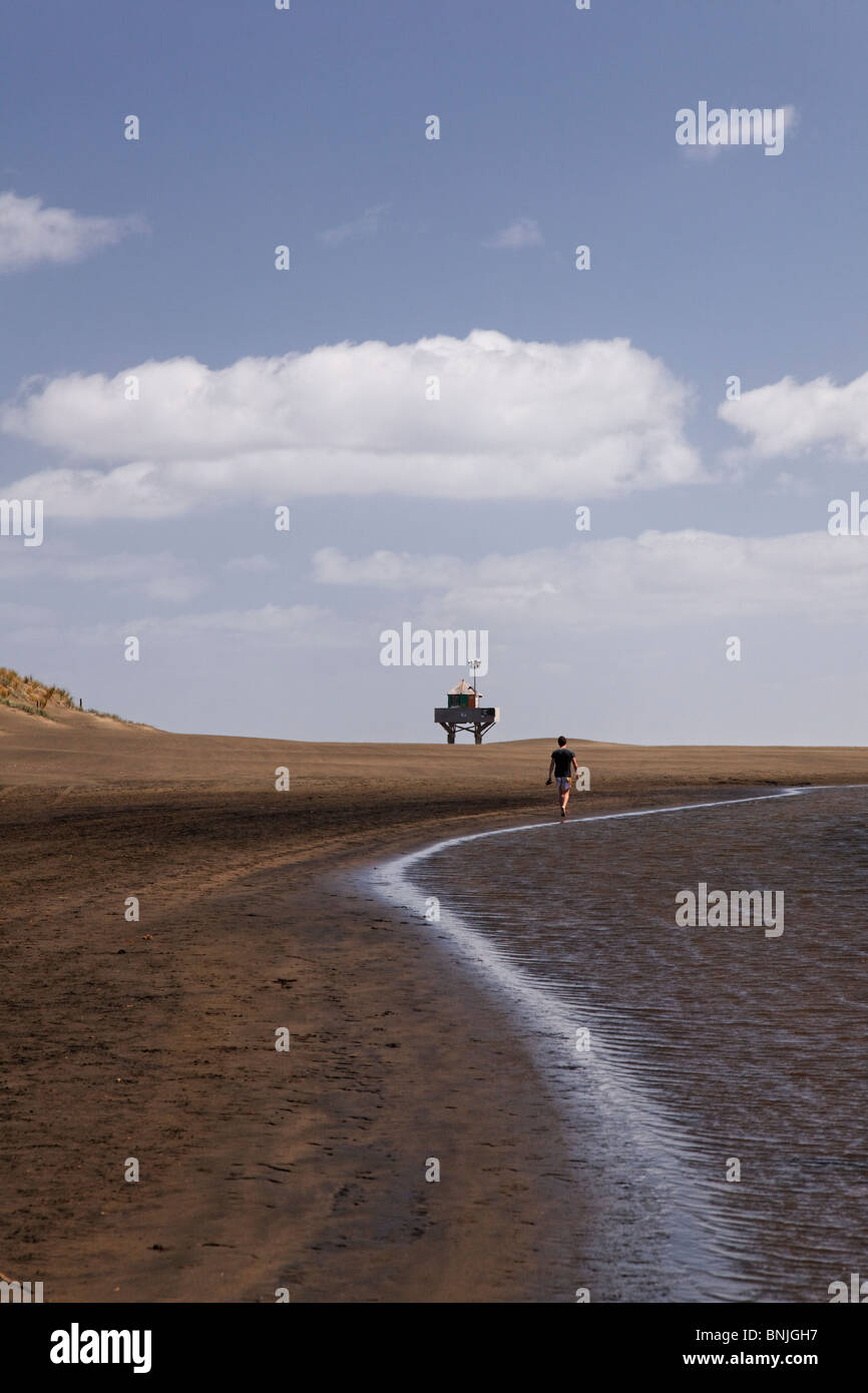 Side view hut hi-res stock photography and images - Alamy