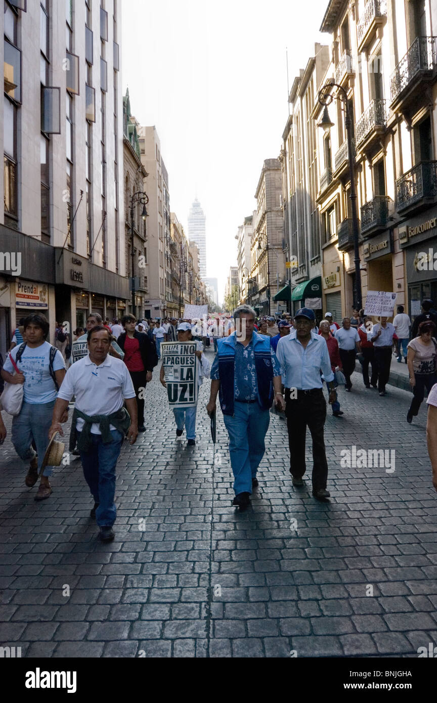 People street protesting mexico city hi-res stock photography and ...
