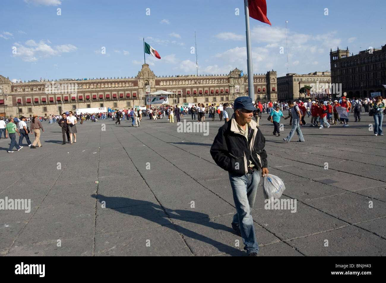 Zocalo in mexico city hi-res stock photography and images - Alamy