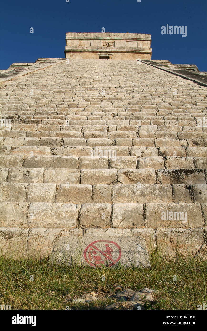 Mexico Yucatan Chichen Itza El Castillo culture pyramid stair Stock ...