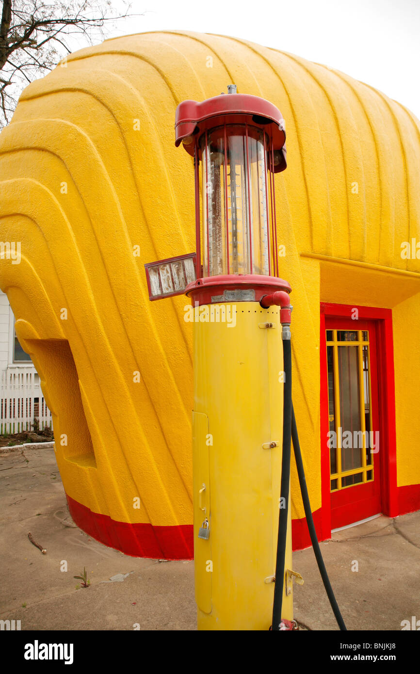 Shell gas pump hi-res stock photography and images - Alamy