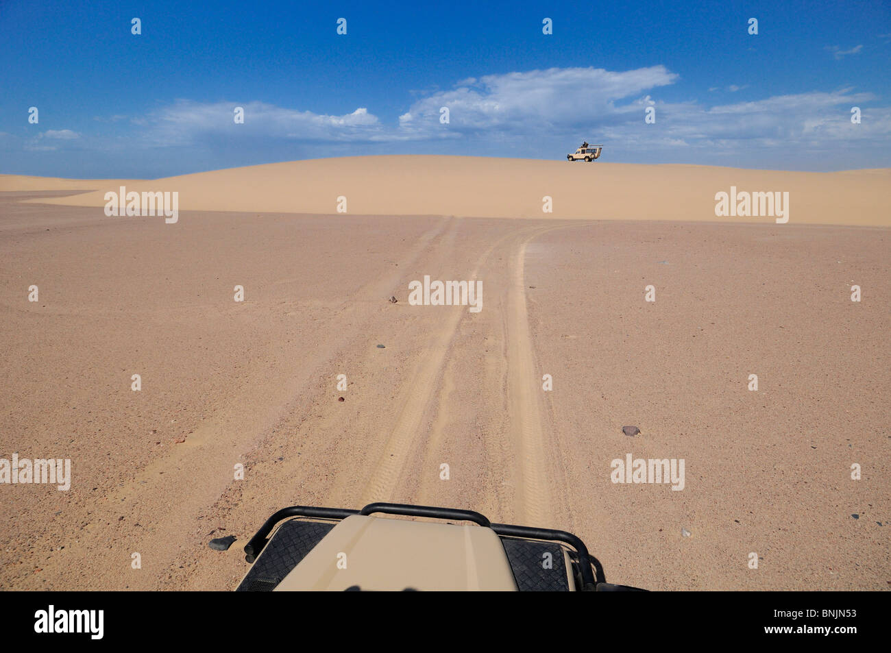 4x4 Tour vehicle in Sand Dunes Skeleton Coast Camp Wilderness Safaris ...