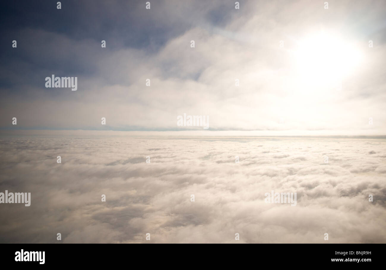 Clouds outside hi-res stock photography and images - Alamy