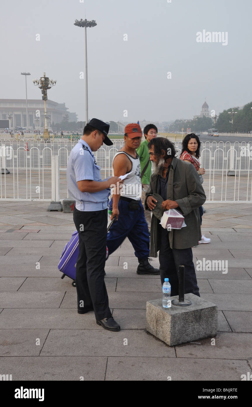 Chinese beggar hi-res stock photography and images - Alamy