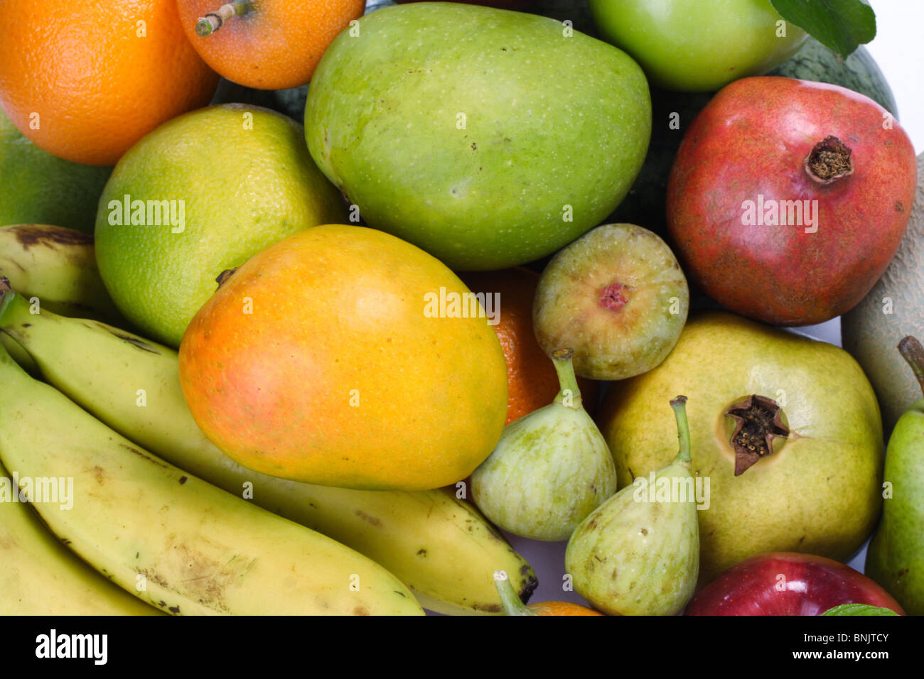 Medium to large fruits hi-res stock photography and images - Alamy