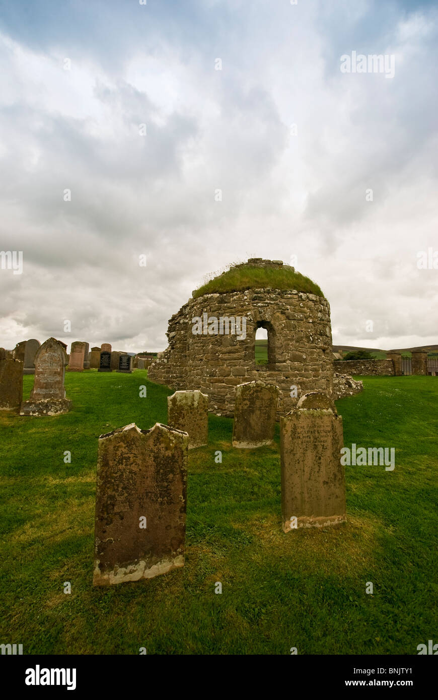 Round kirk hi-res stock photography and images - Alamy