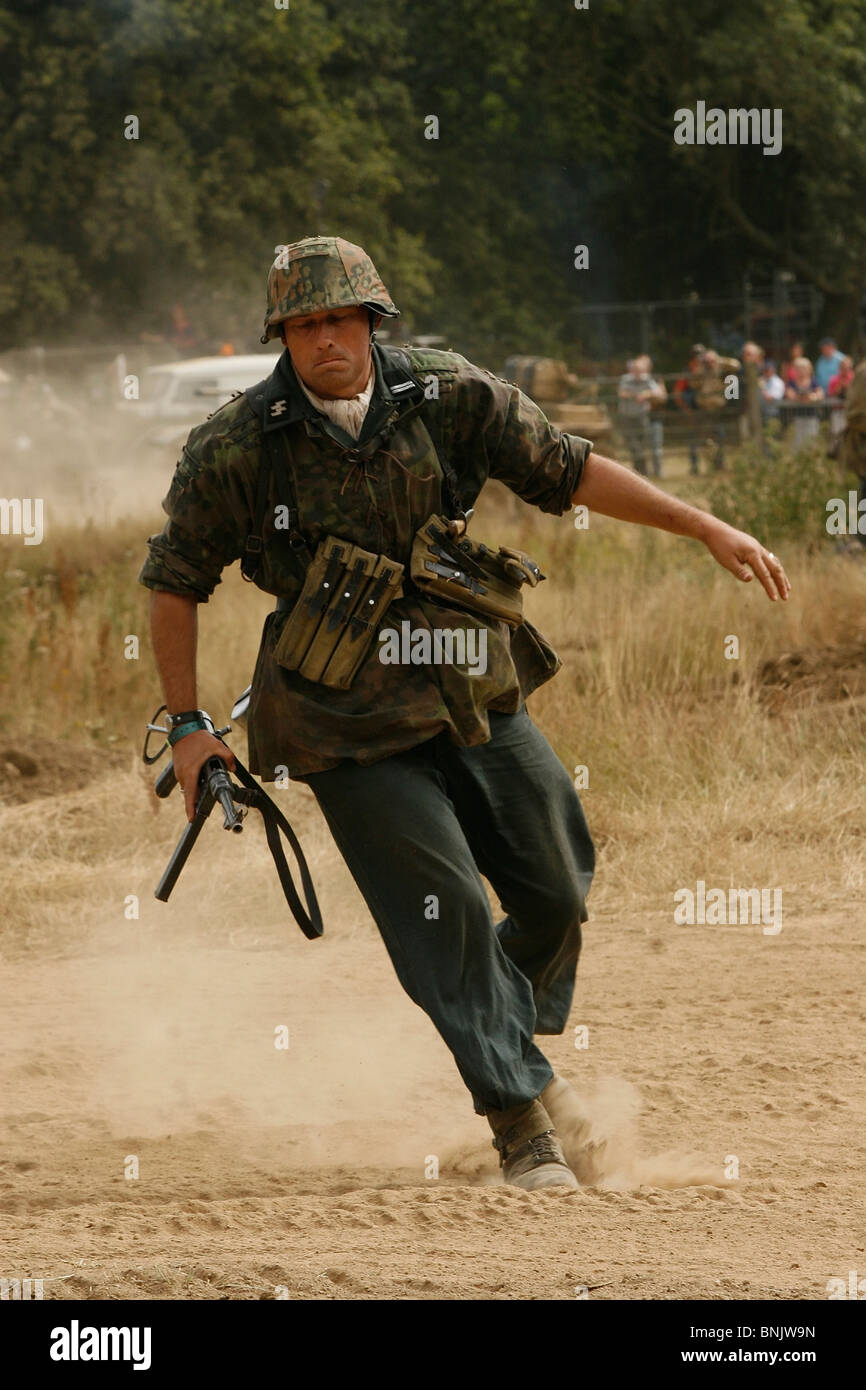 War peace soldier hi-res stock photography and images - Alamy