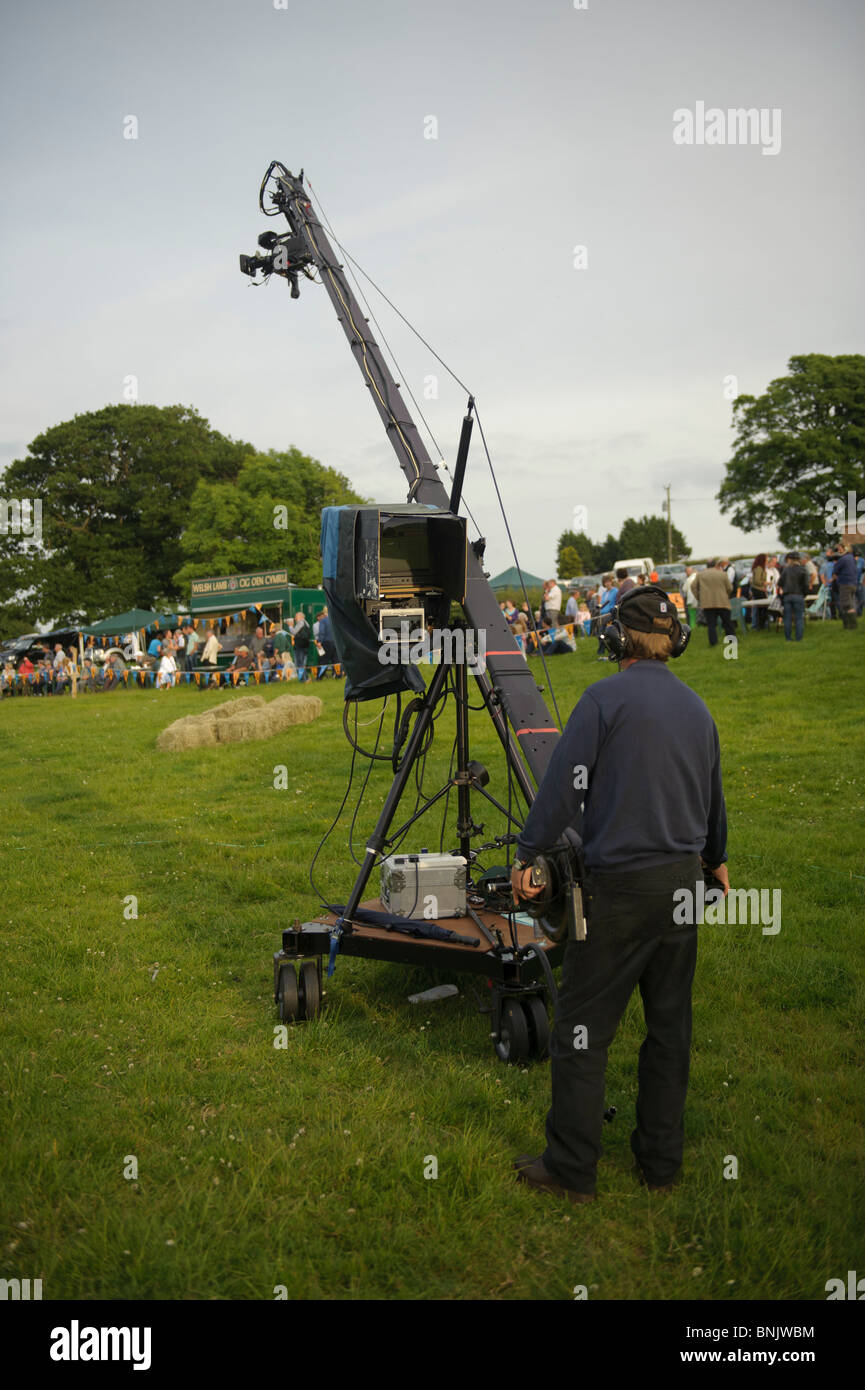 Tv camera boom hi-res stock photography and images - Alamy