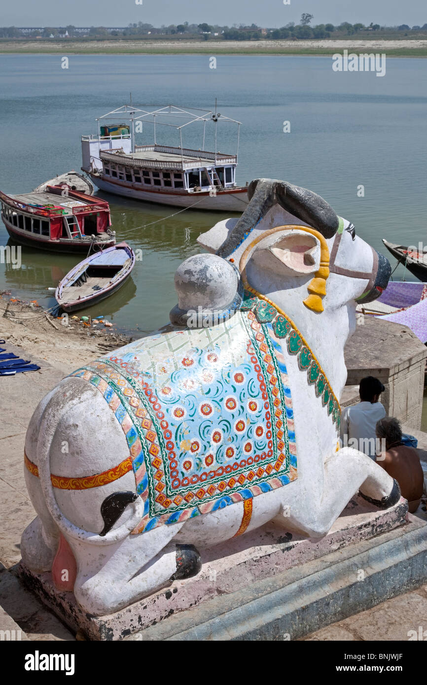 Holy cow sculpture. Shivala Ghat. Varanasi. India Stock Photo - Alamy