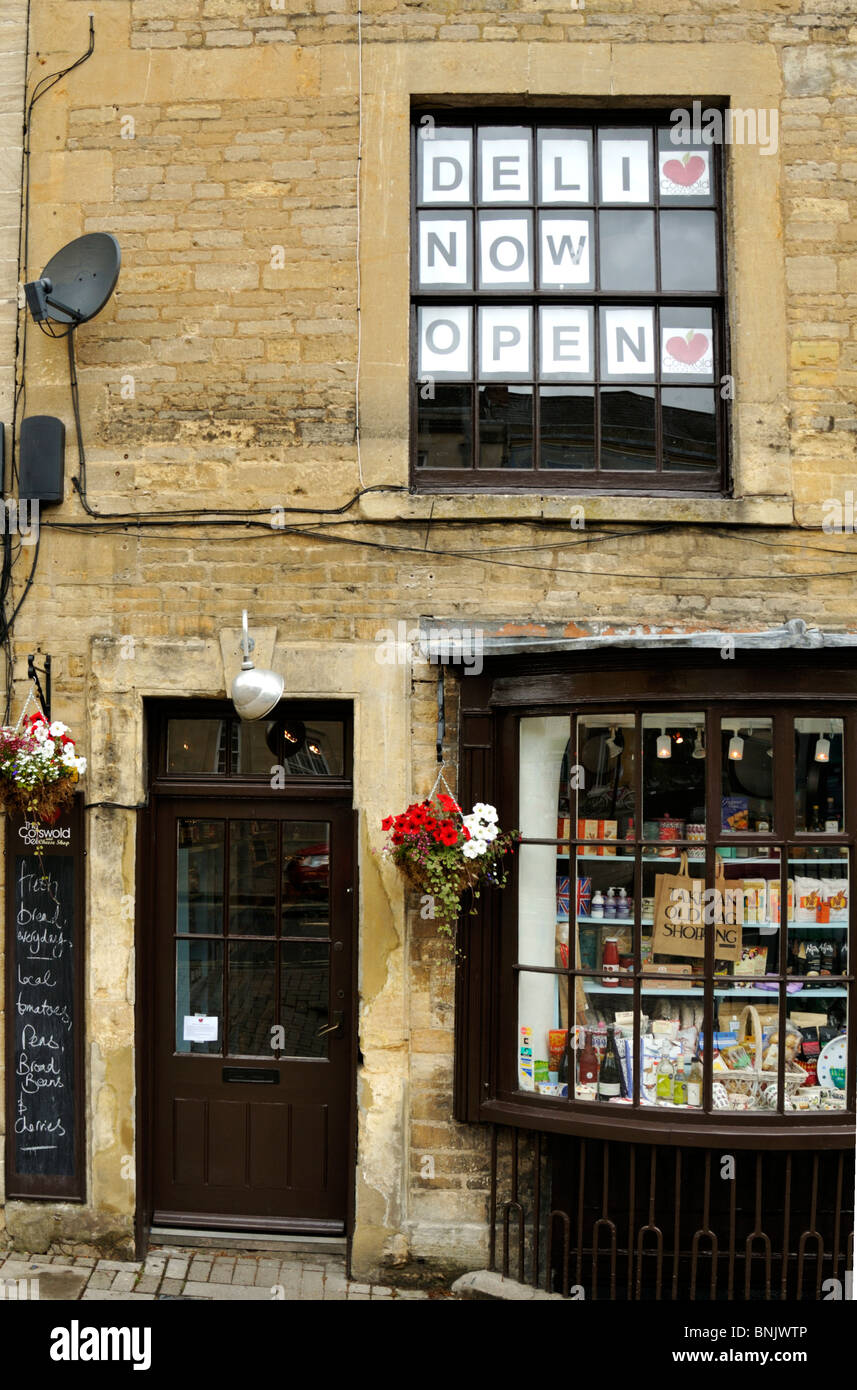 Deli shop front hi-res stock photography and images - Alamy