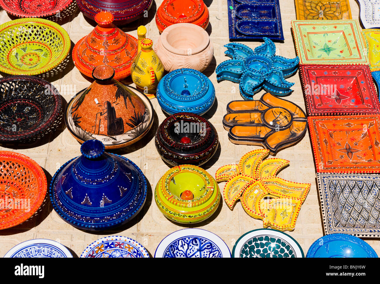African ceramics hi-res stock photography and images - Alamy