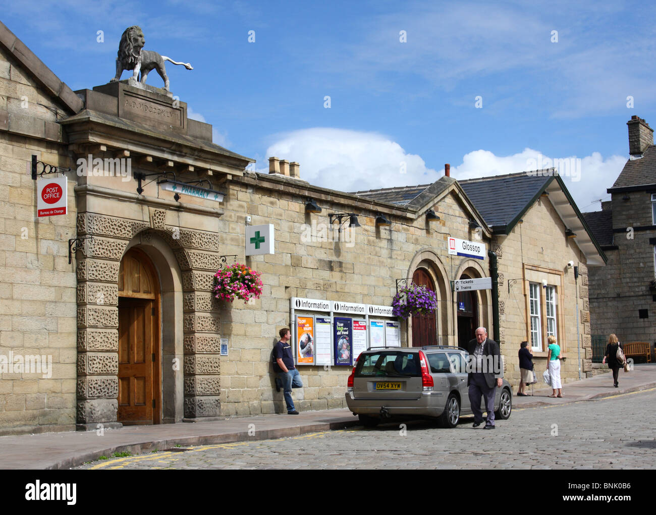 Glossop train railway station hi-res stock photography and images - Alamy