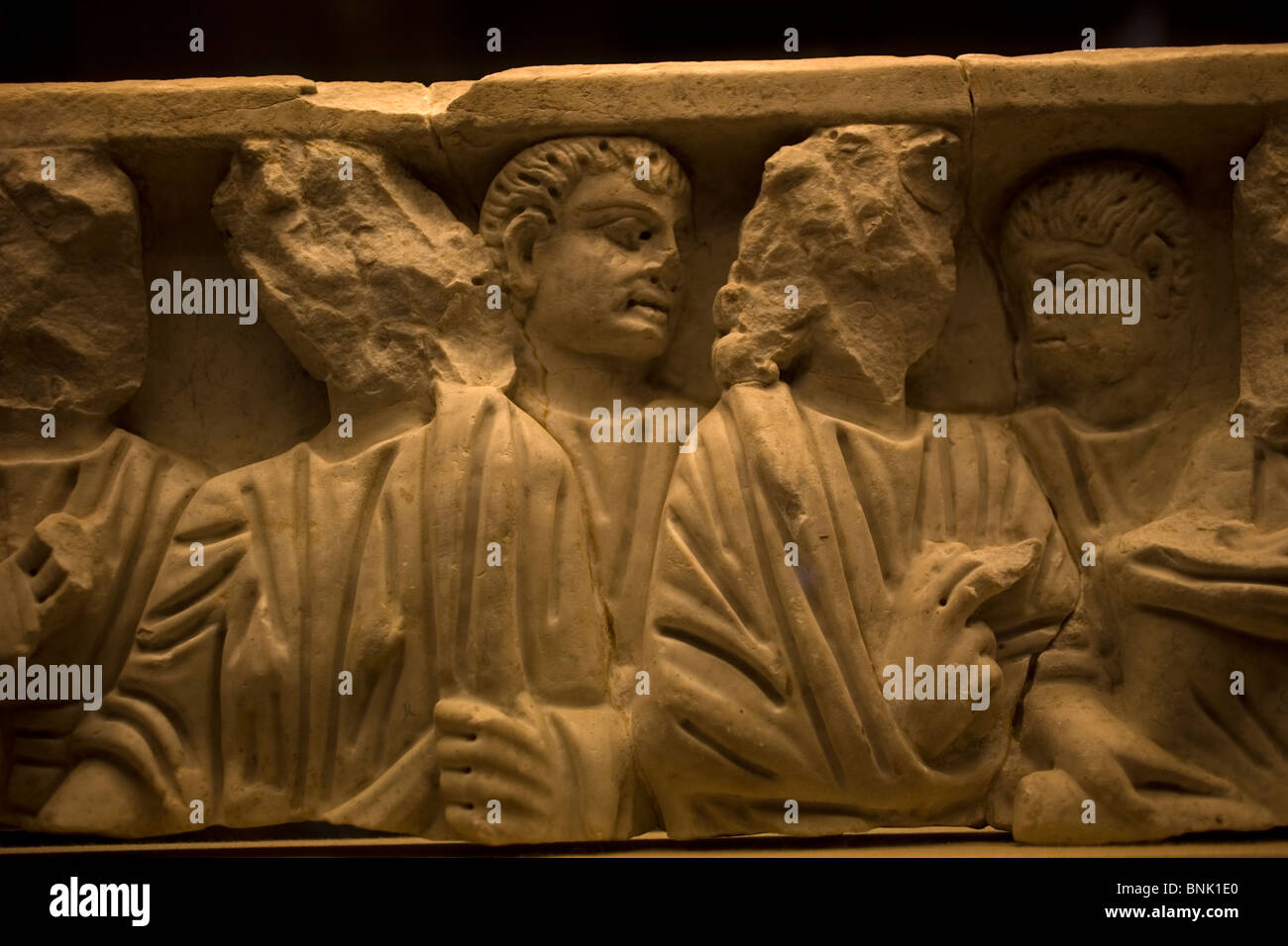 Faceless sculpture hi-res stock photography and images - Alamy