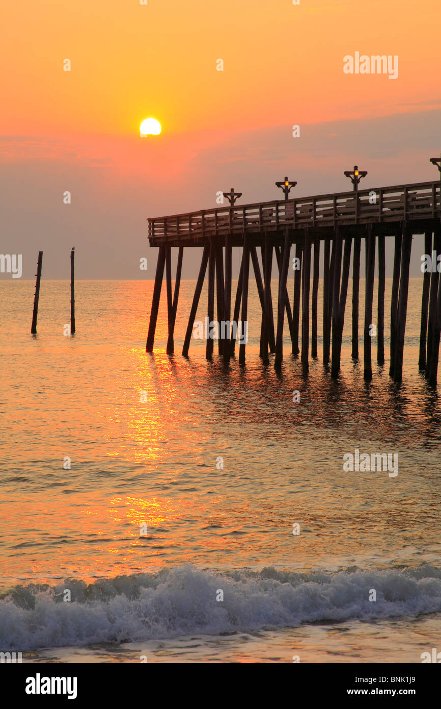 Kitty Hawk Fishing Pier at Sunrise, Kitty Hawk, North Carolina, USA ...