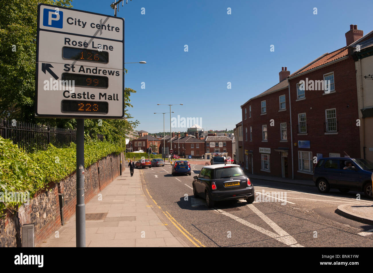 Norwich road sign hi-res stock photography and images - Alamy