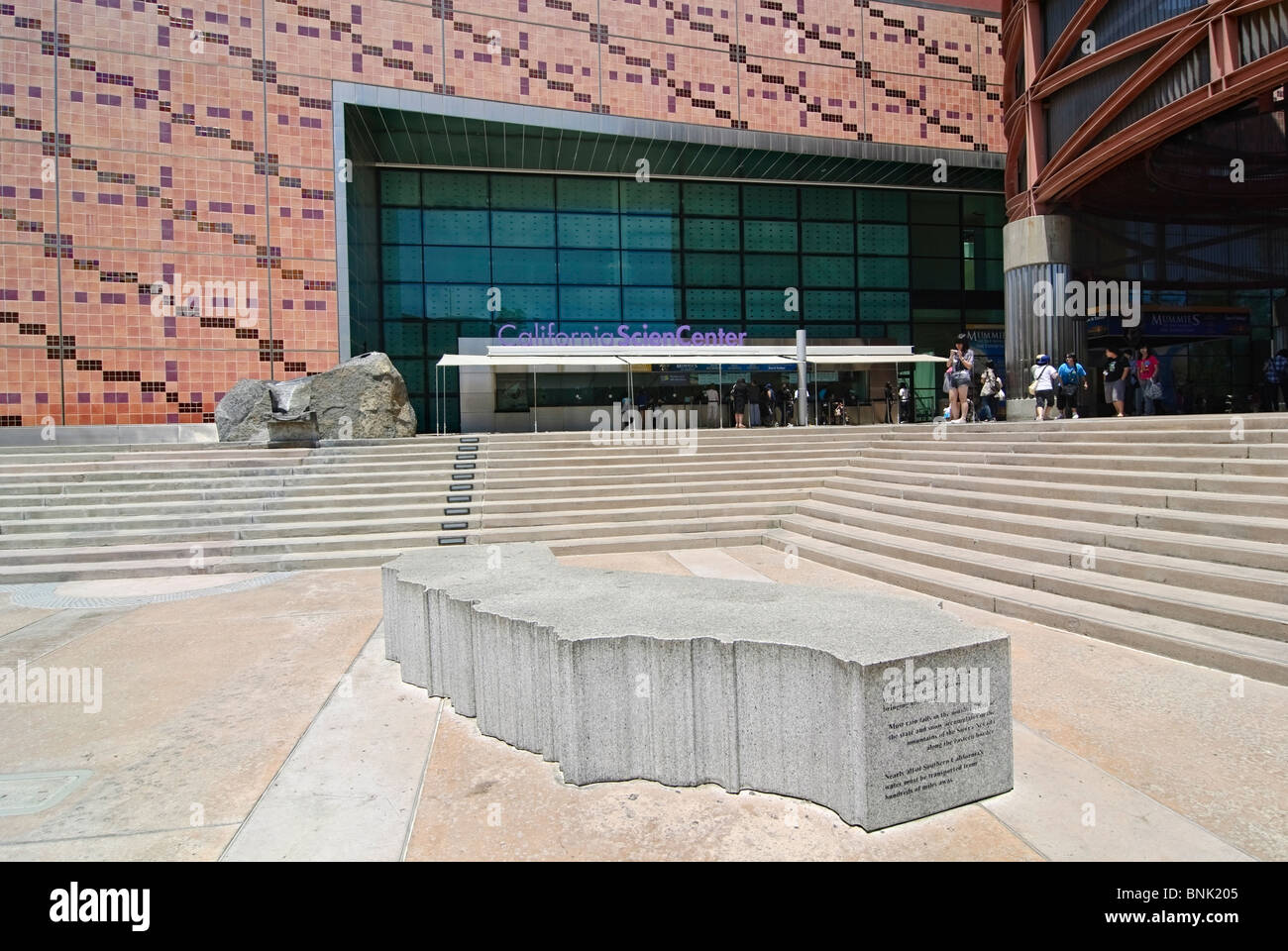 Front Entrance of the California Science Center in Los Angeles Stock ...
